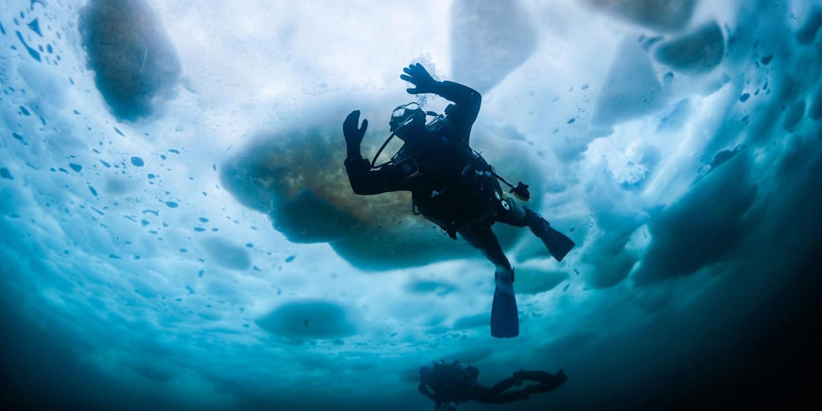 Ice diving: 8 tips for keeping your cool