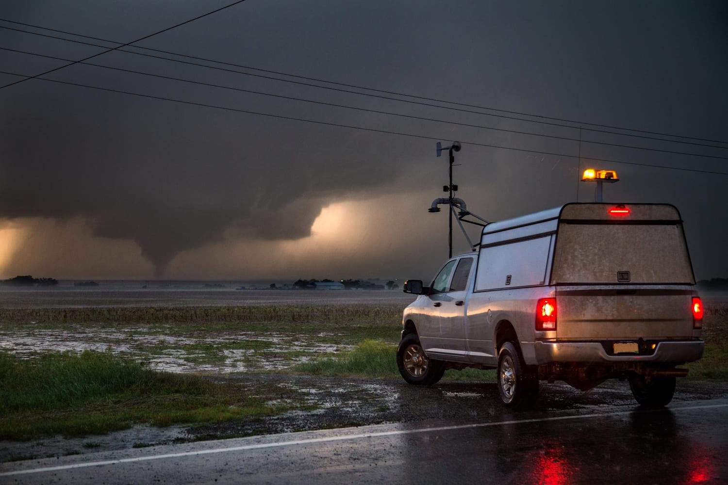 Tim Marshall: Tornado storm chaser +++interview+++