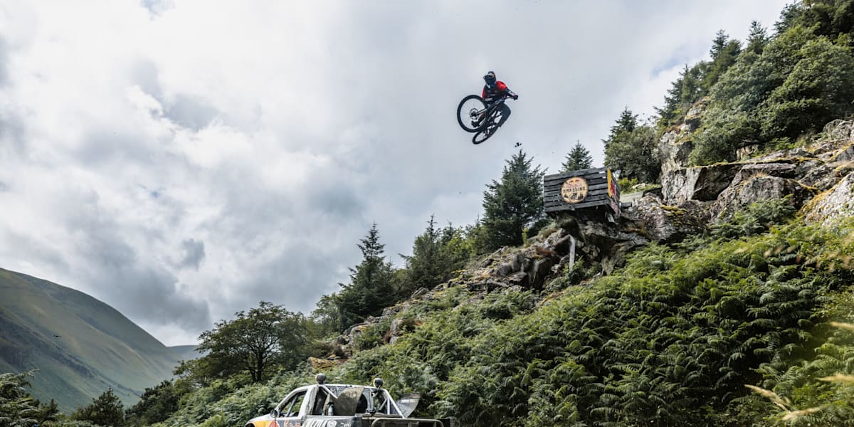Red Bull Hardline UK: Matt Jones and Mad Mike Whiddett