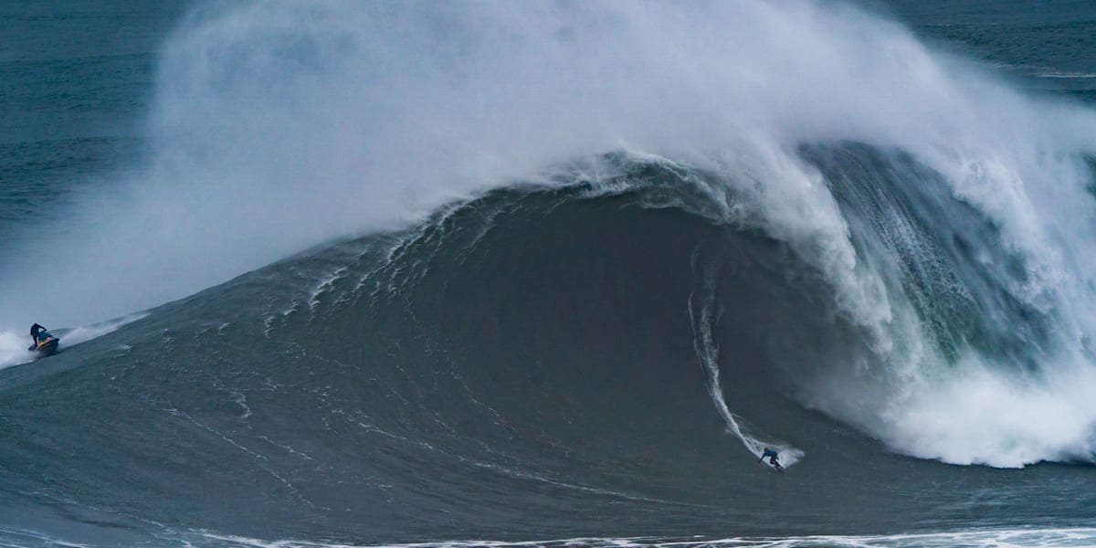 Nazaré Tow Surfing Challenge: Lenny and Chumbo video
