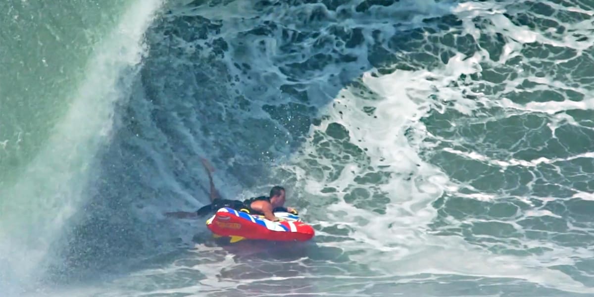 Vidéo : Jamie O'Brien surfe sur un raft au Mexique