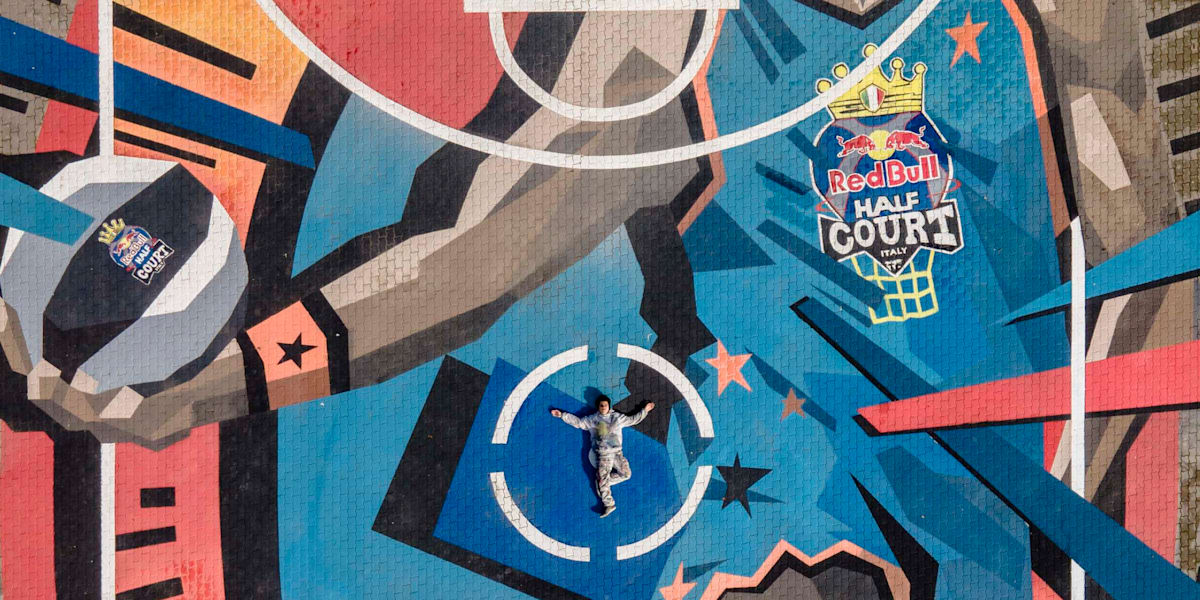 Red Bull Half Court: Il video del murales