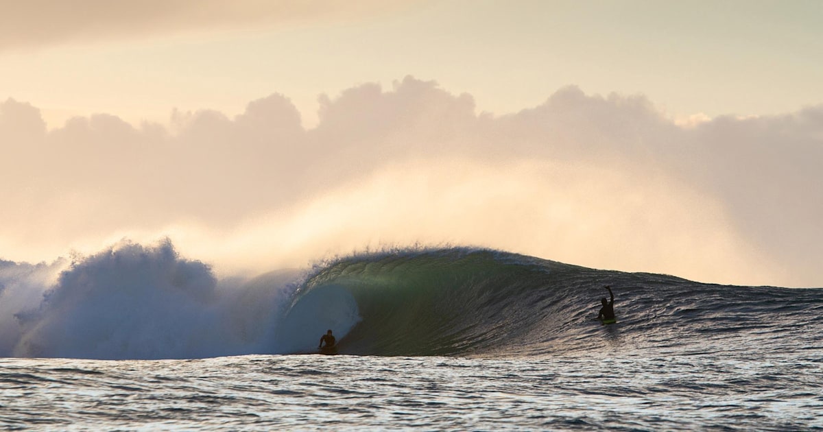 Hugo Pinheiro à procura de ondas na Islândia - Dedicate