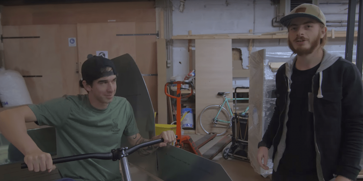 VodK et Superkonar découvrent leur Caisse à Savon Vidéo