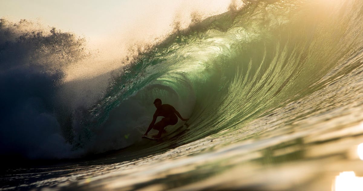 Sessions: late season Pipeline surfing *video*