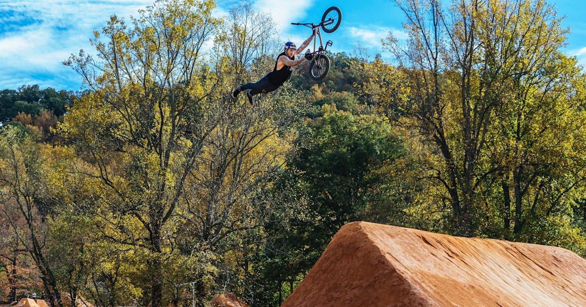 Corey Bohan – BMX Dirt