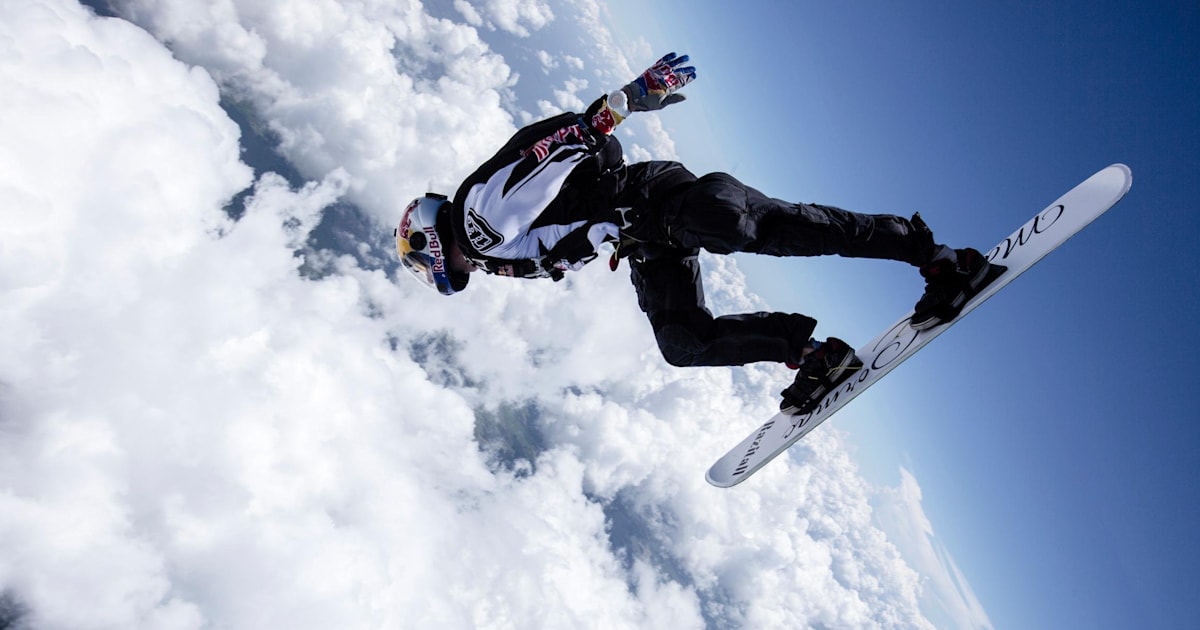 Skysurfing i tordenskyer/ Sean MacCormac skysurfer