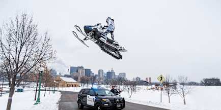 Best snowmobiles videos: Top 5 jumps and stunts