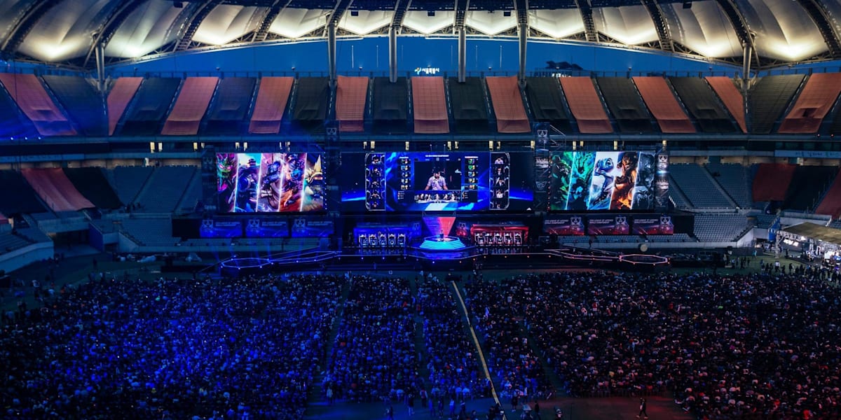 League of Legends ranking system: How to rank up in LoL