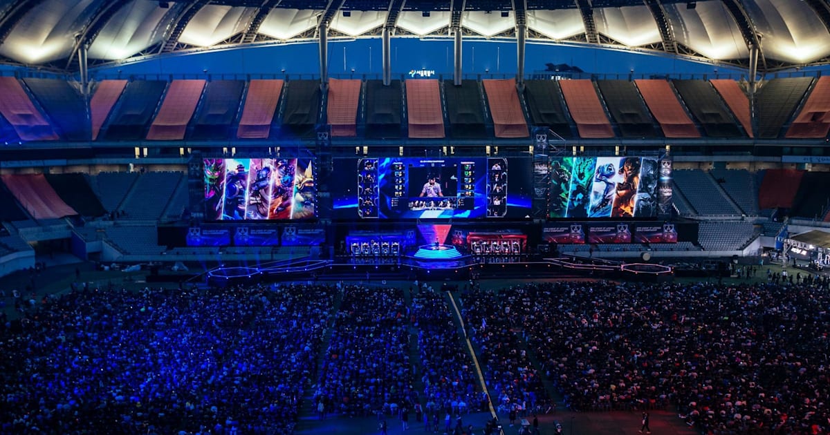 League of Legends ranking system: How to rank up in LoL