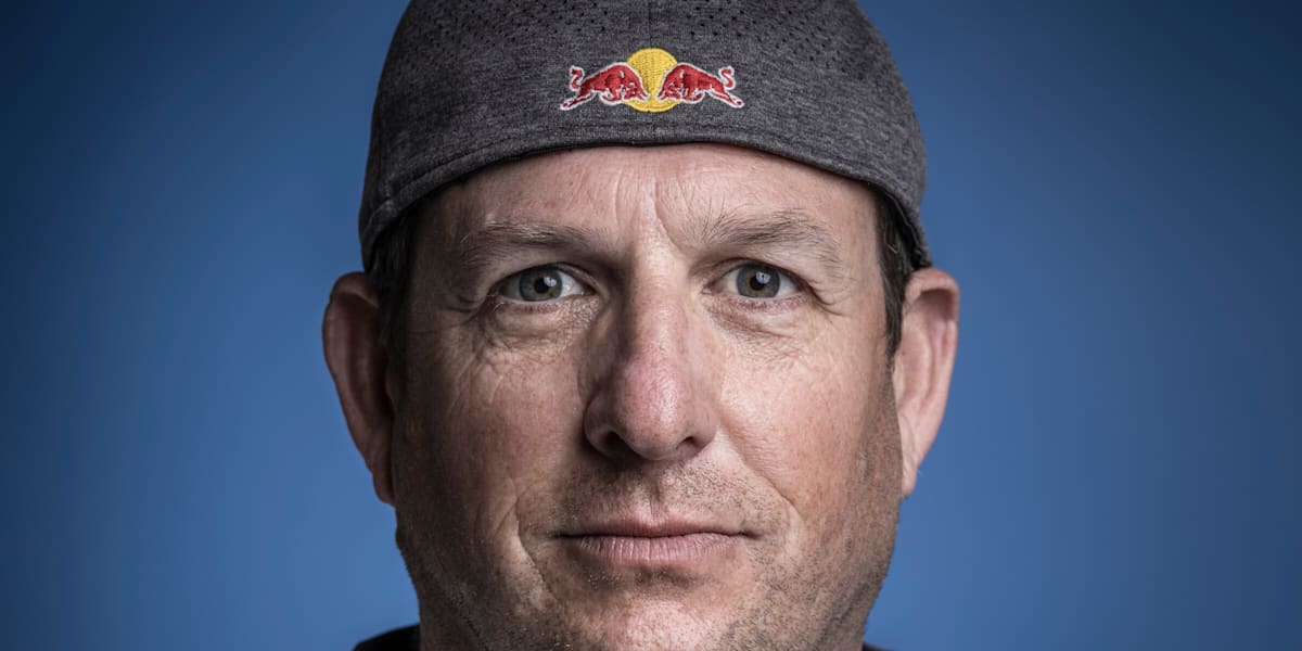Luke Aikins: Skydiving – Official Athlete Page