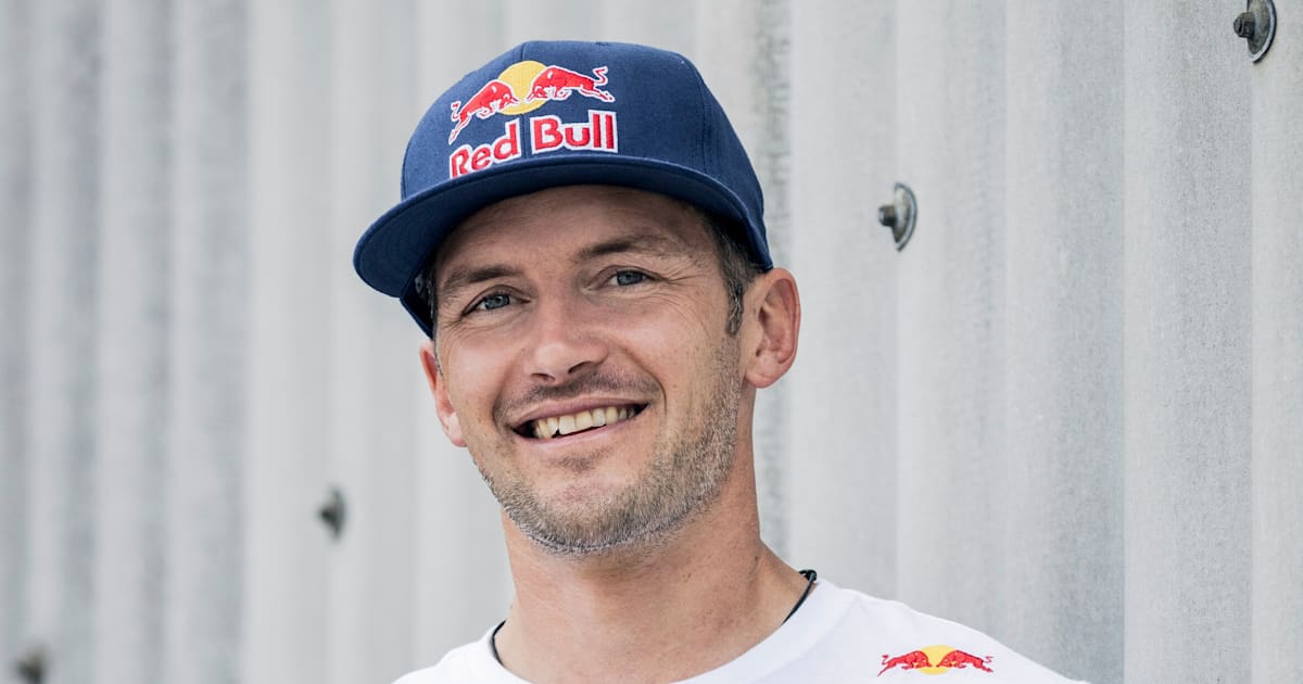 Peter Salzmann: Wingsuit flying | Red Bull Athlete Page