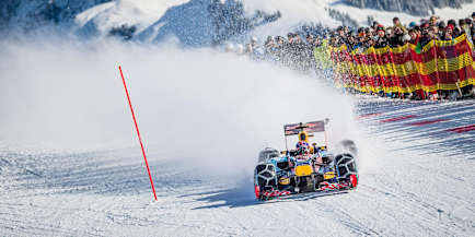 Espectáculo F1: ¡Max Verstappen pilota sobre nieve!