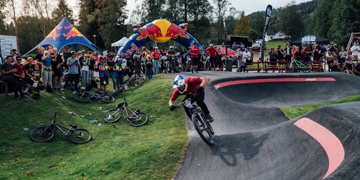 Equipment guide for riding pump track