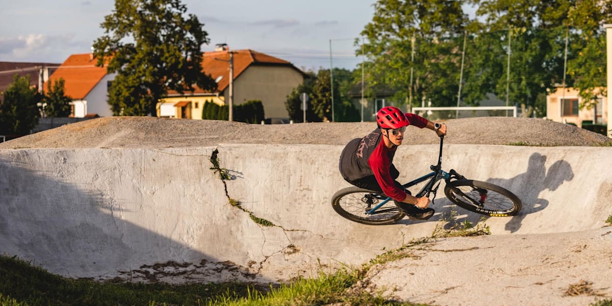 VIDEO: Filip Zeman predstavuje pumptrack v obci Dojč