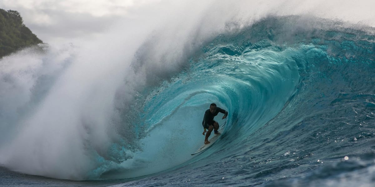 Volcom Pipe Pro: Surfing Pipeline Photos