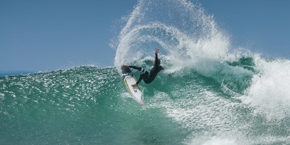 Nos bastidores de Trestles com Carissa e Kolohe