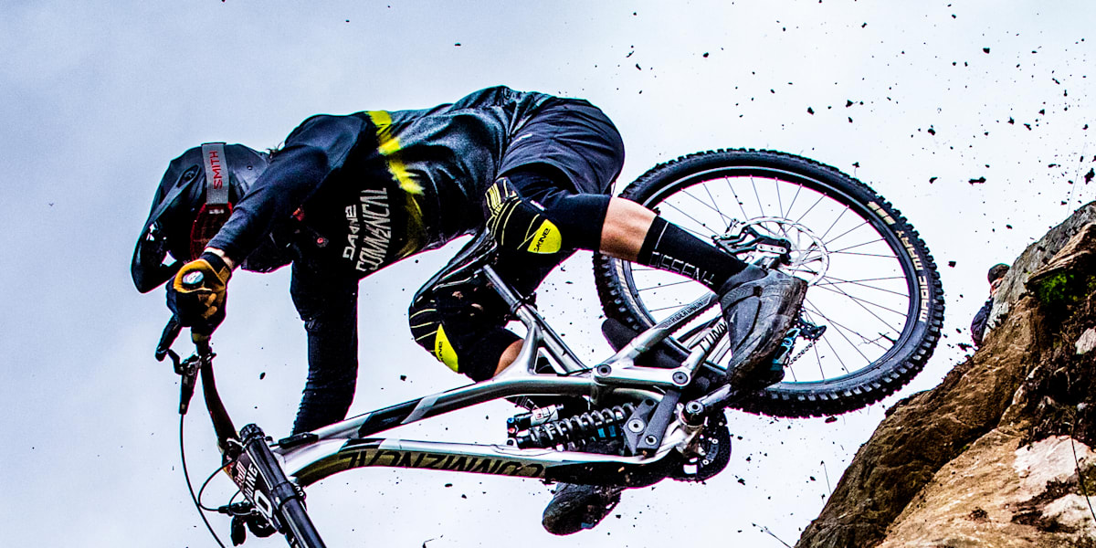 MTB Raw S1 E16: Mark Wallace zähmt eine krasse Strecke – Video