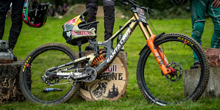 Jackson Goldstone bike check - DH bike specs