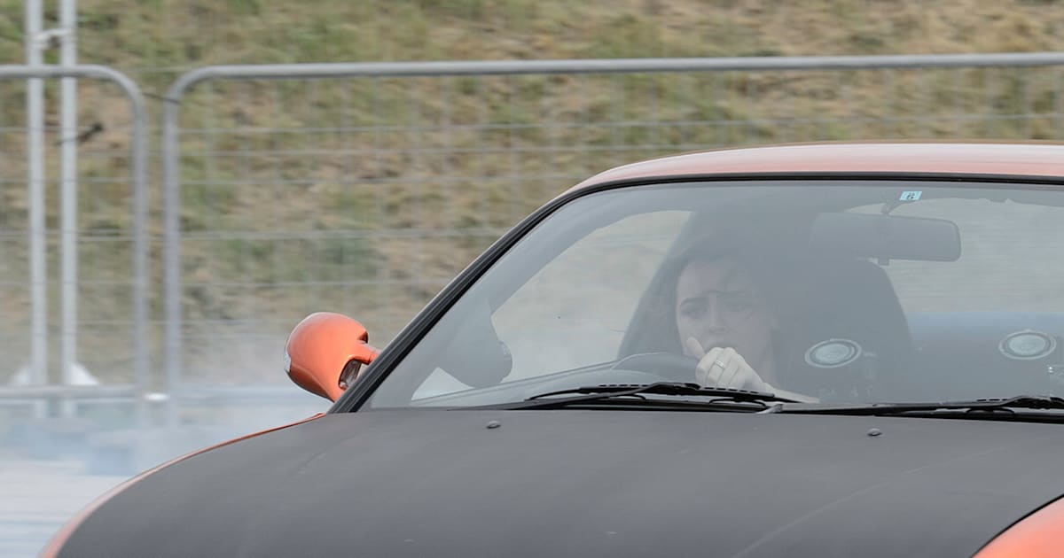 Becky Evans mit „Mad“ Mike beim Red Bull Drift Shifters