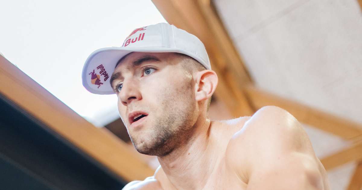 How to master the eight HYROX stations – pro tips & tricks