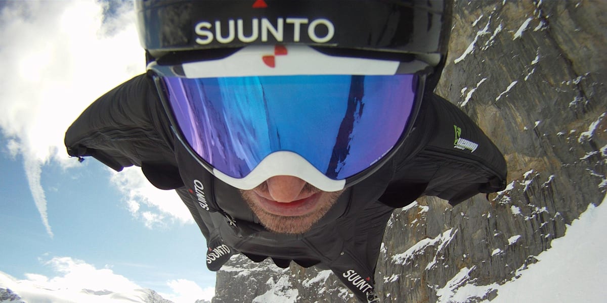 BASE jumping: The biggest wingsuit jump ever ++Video++