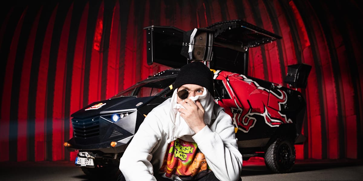 Pop-up koncerty Red Bull Presents: Gleb on Saurus