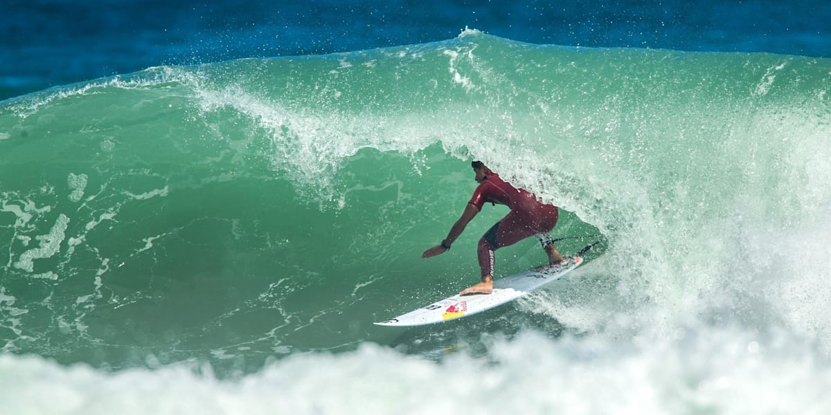 Quem é o surfista que quer a Nova Zelândia no holofote