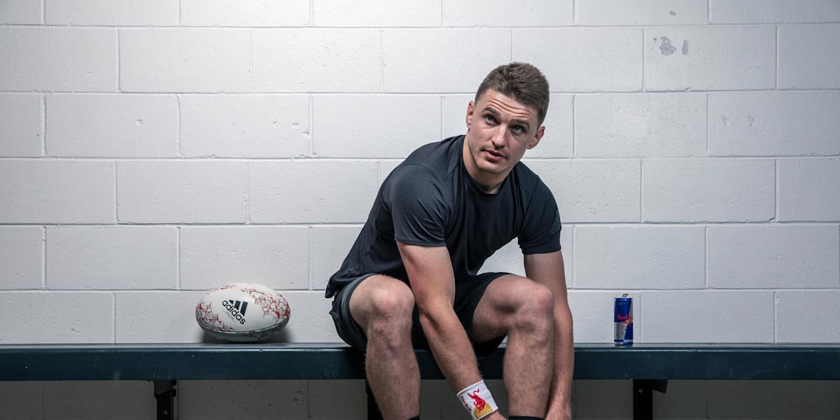 Beauden Barrett: Acrobatic plane – Video and Interview