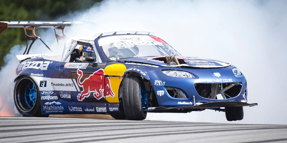 Mad Mike Whiddett drifting at Highlands