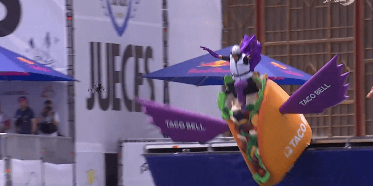 Taco Bell Red Bull Día de las Alas 2024