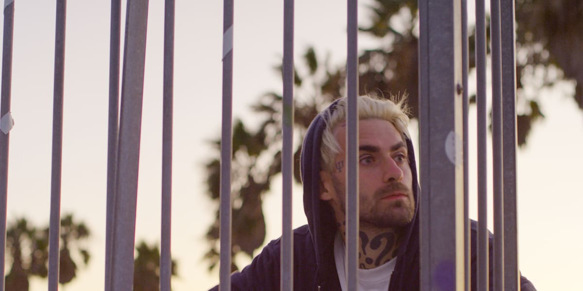 Quebonafide: Romantic Psycho Film – Polish rapper video