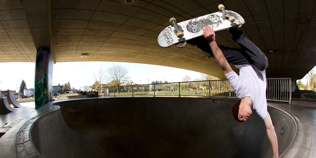 Daily Grind:Cody Lockwood patina el parque que contruyó