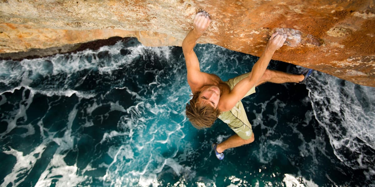 Psicibloc deep water soloing with Chris Sharma