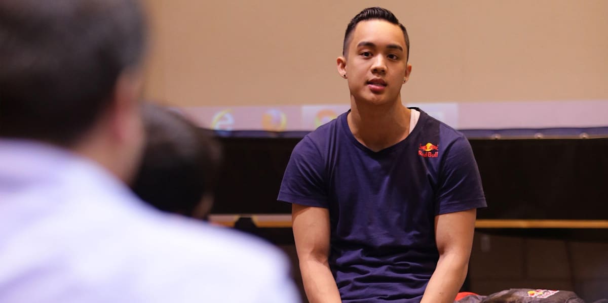Dota 101: Jimmy “DeMoN” Ho's Guide to Pro Gaming