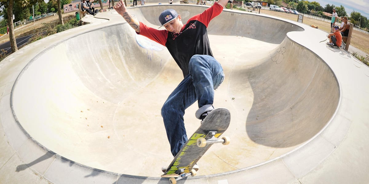 Alex Sorgente and Chris Russell Skate France | Red Bull