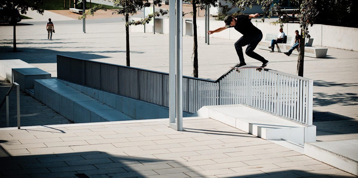 James Capps 3 skate trick Curtain Call ++video++