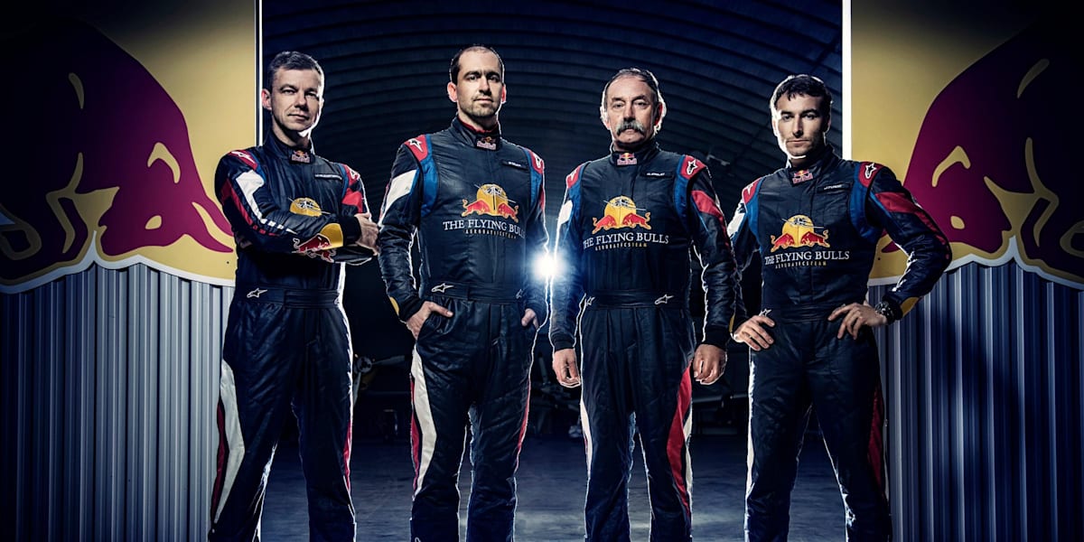 Flying Bulls Aviatická pouť 2016 - poprvé nová formace!