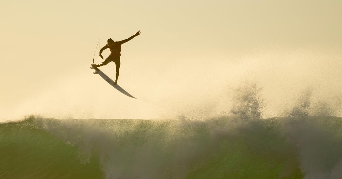 Surfing stretches: 5 exercises to stay flexible