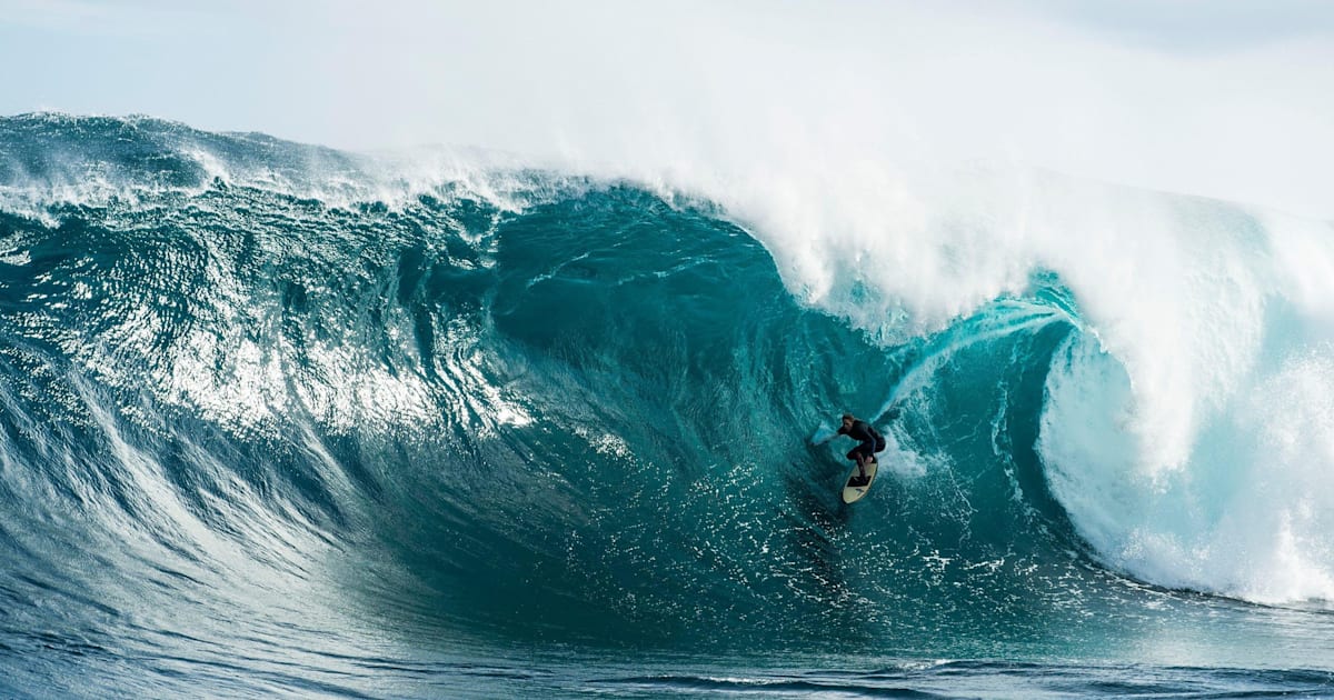 Laura Enever: 1ª mulher a surfar 12 pés Shipstern Bluff