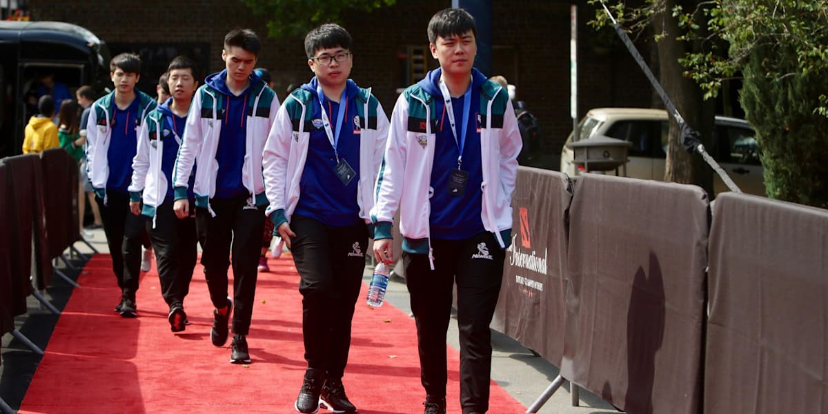 Dota 2: IceFrog questions | Red Bull Esports ++Video++