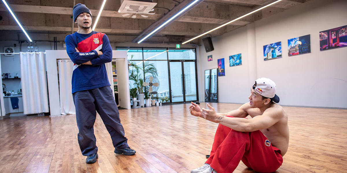 Unlimited rounds b-boy battle: Phil Wizard vs Hong 10