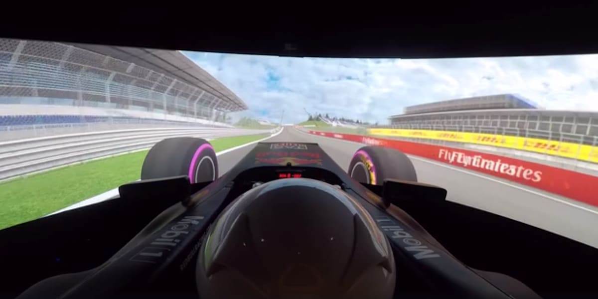 Avec SimRacingGirl sur le simulateur F1 Red Bull Racing