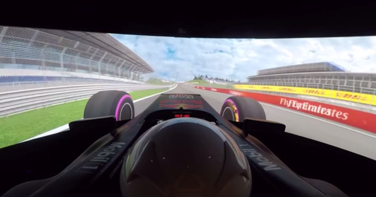 SimRacingGirl hot lap in Red Bull Racing's F1 simulator