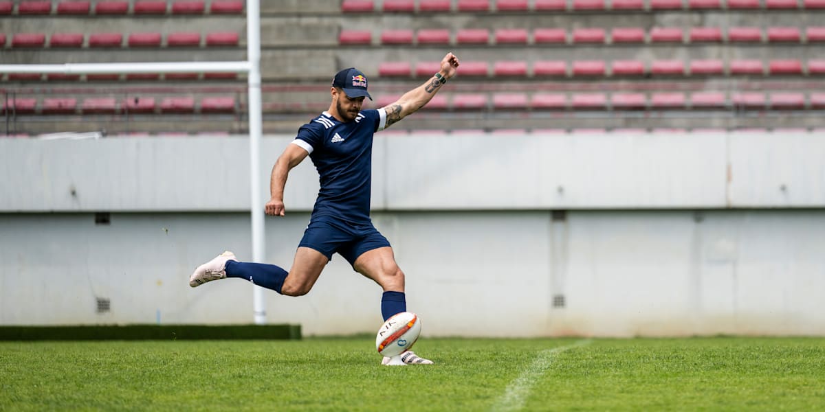 Défiez Romain Ntamack avec Red Bull Ultimate Kicker