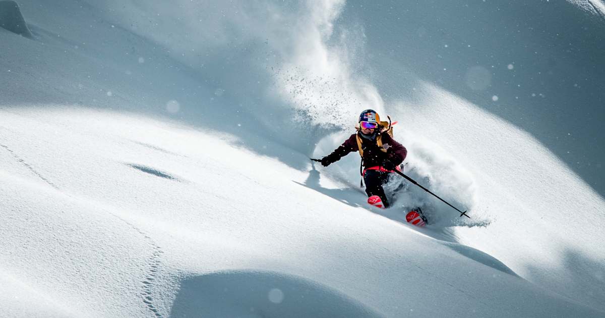Master powder skiing