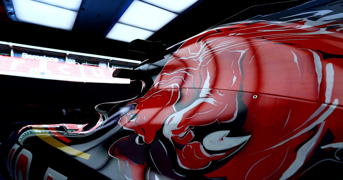 Toro Rosso STR11 F1 car launch