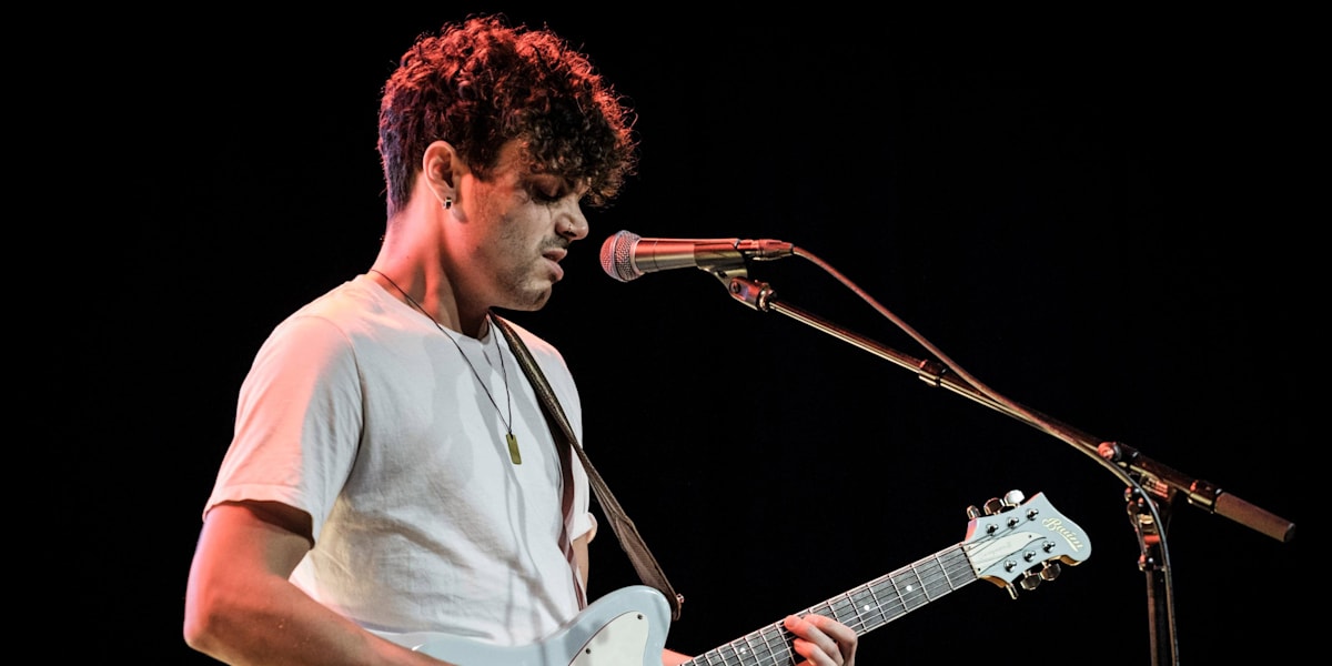 Bekijk de stripped live-sessie van Alex Vargas