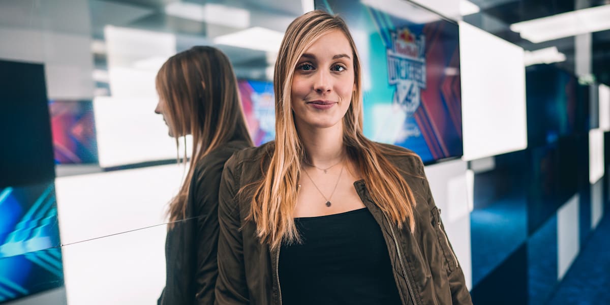 Red Bull Solo Q: LoL tournament caster Sjokz interview