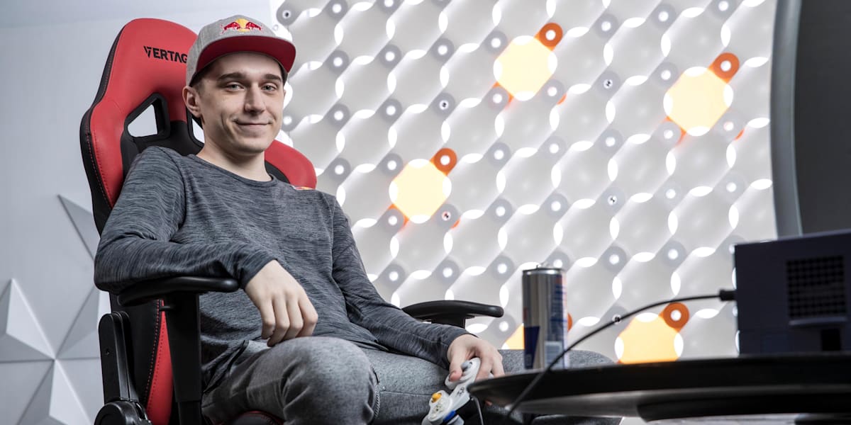 Justin 'Plup' McGrath: Esports – Red Bull Athlete Page